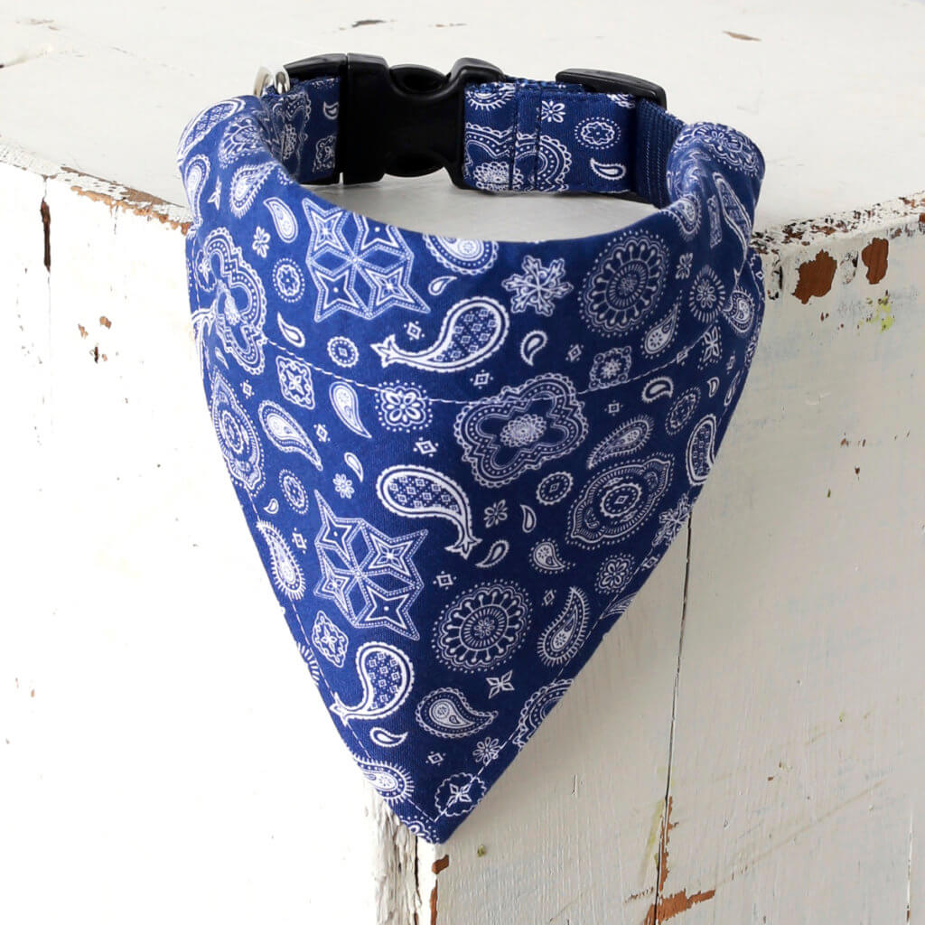 'Bandit' Bandana Dog Collar - 3 colors - Laser Engraved Buckle